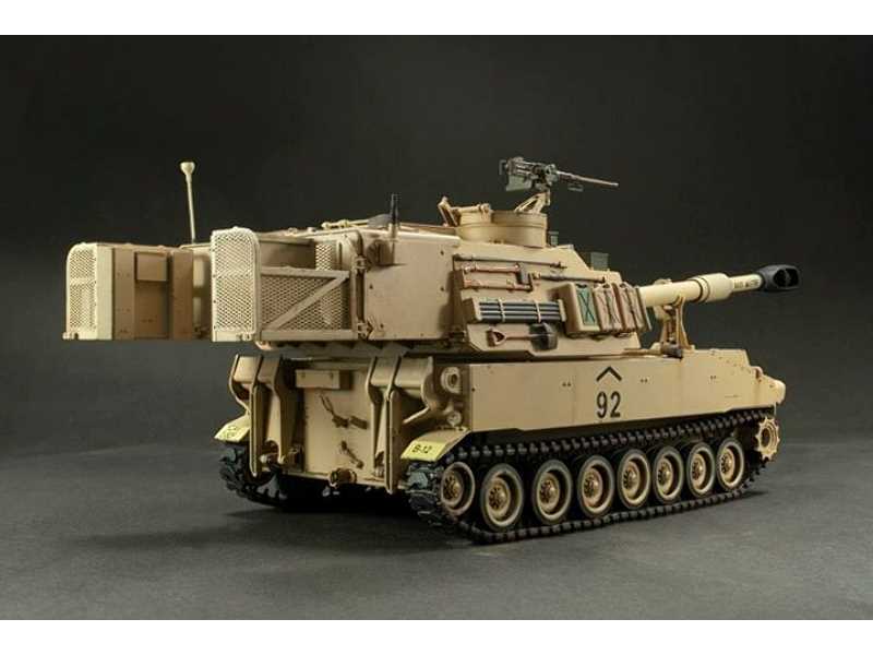 M109A6 Howitzer Paladin