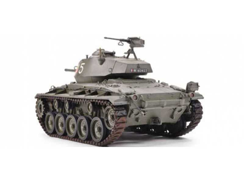 M24 Chaffee Tank w/French Army Shooter 1st Indochina War