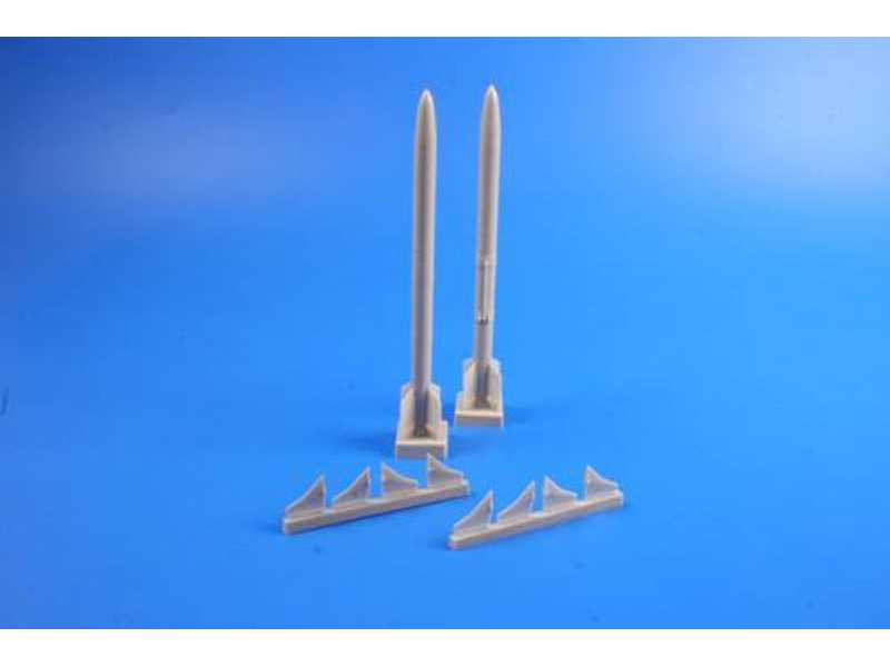 AGM-88 HARM Air-to-Surface Missile + NATO / US LAU-118 Launcher