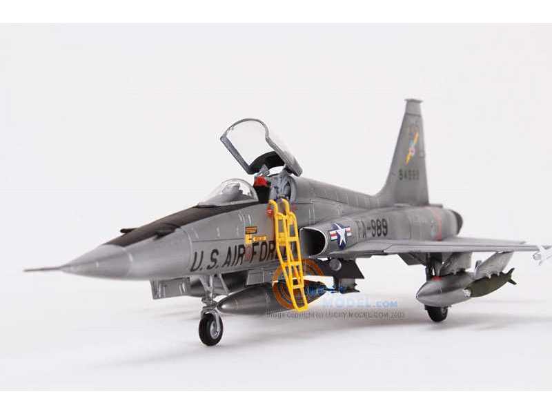 Northrop F-5A / Canadair CF-5A / NF-5A Freedom Fighter