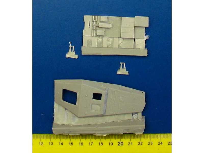 Sd.Kfz.252 + Sd.Anh.32 Conversion Set For Tamiya 32550, 26 Resin