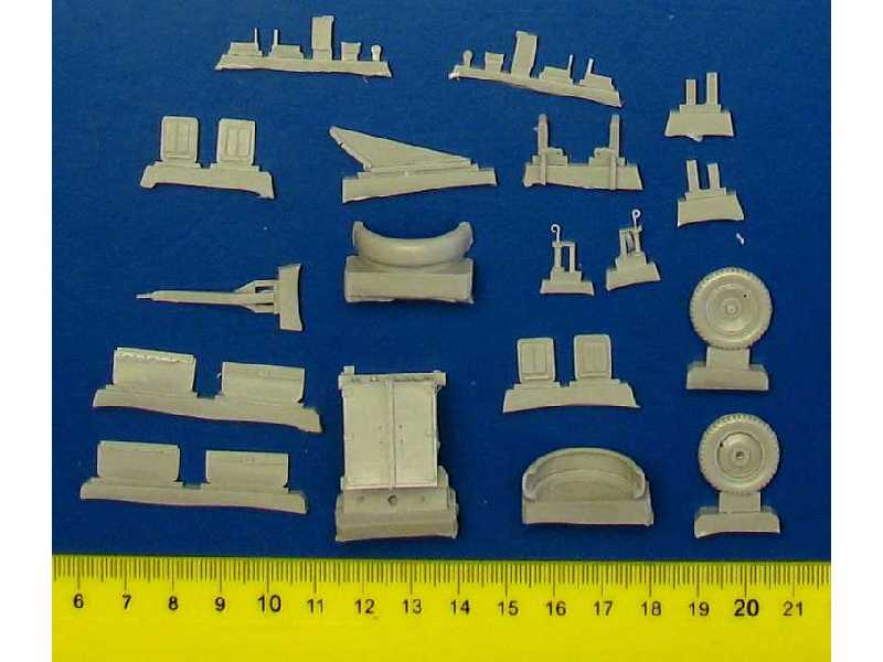 Sd.Kfz.252 + Sd.Anh.32 Conversion Set For Tamiya 32550, 26 Resin