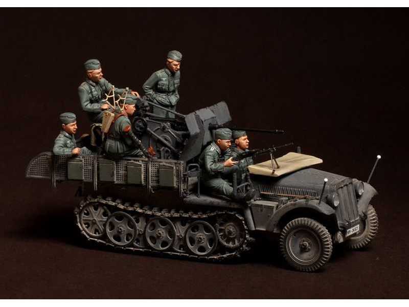 Crew For Sd.Kfz.10/4 Fur 2cm Flak 30 (For Dragon 6739) 5 Figures