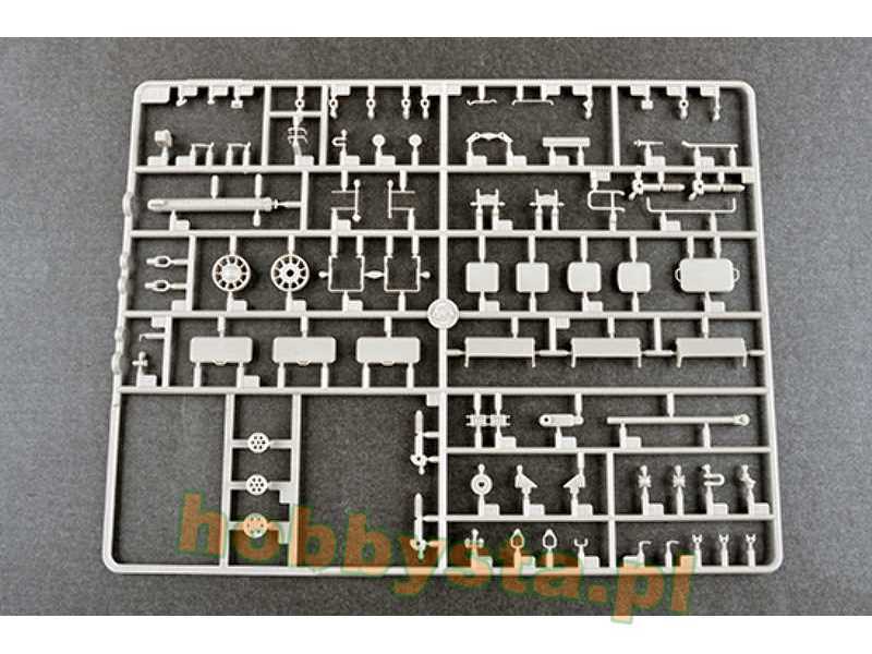 S-300V 9A84 Launcher/loader vehicle (LLV) 9M82 GIANT