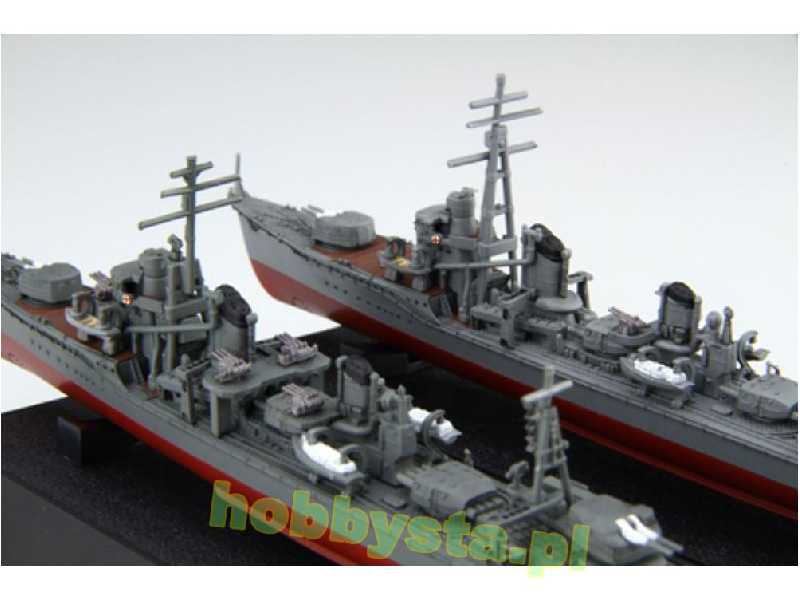 IJN Yugumo Class Destroyer Yugumo/Kazagumo (Set Of 2)