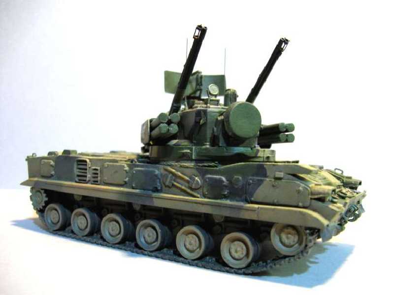 2S6M Tunguska Soviet self-propelled air defence system