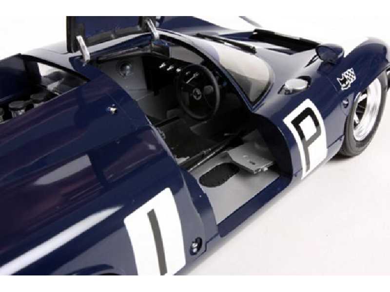 Lola T70 MkIII - w/Photo Etched Parts