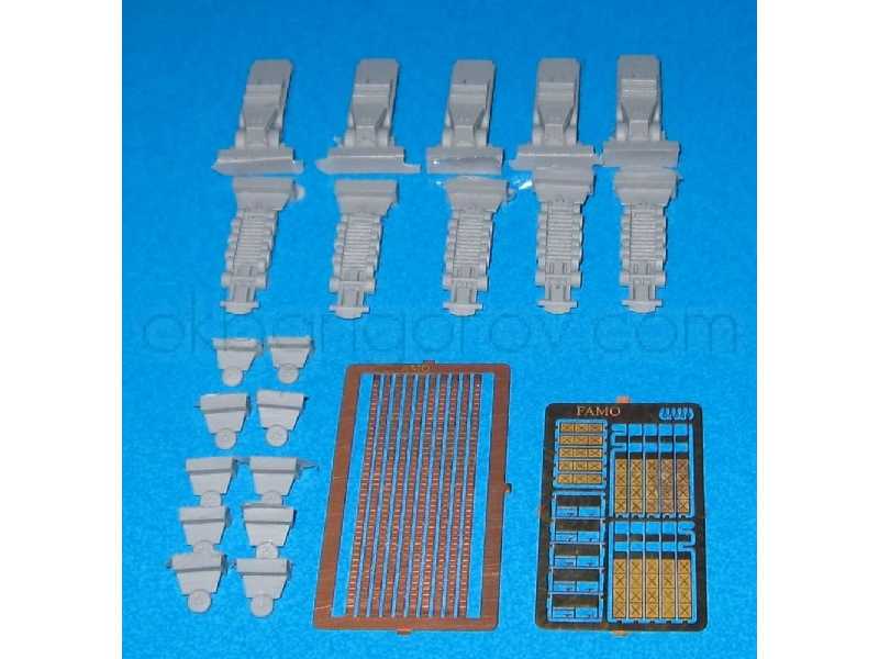 German Half-track Prime Mover Sd.Kfz. 9 Famo (5 Pieces)