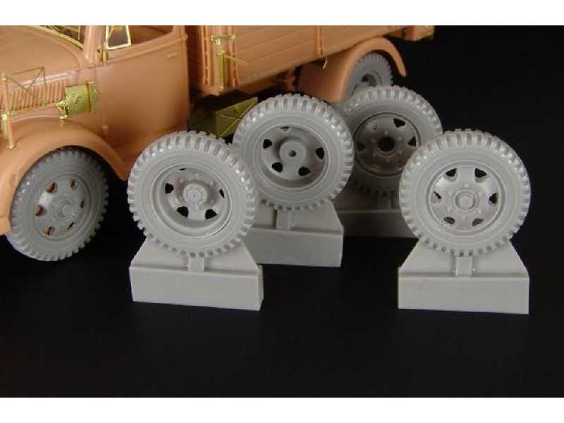 Opel Blitz Wheels