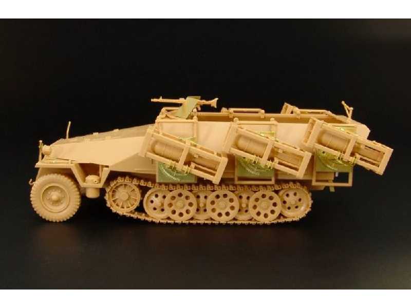 Sd Kfz 251 Stuka Zu Fuss