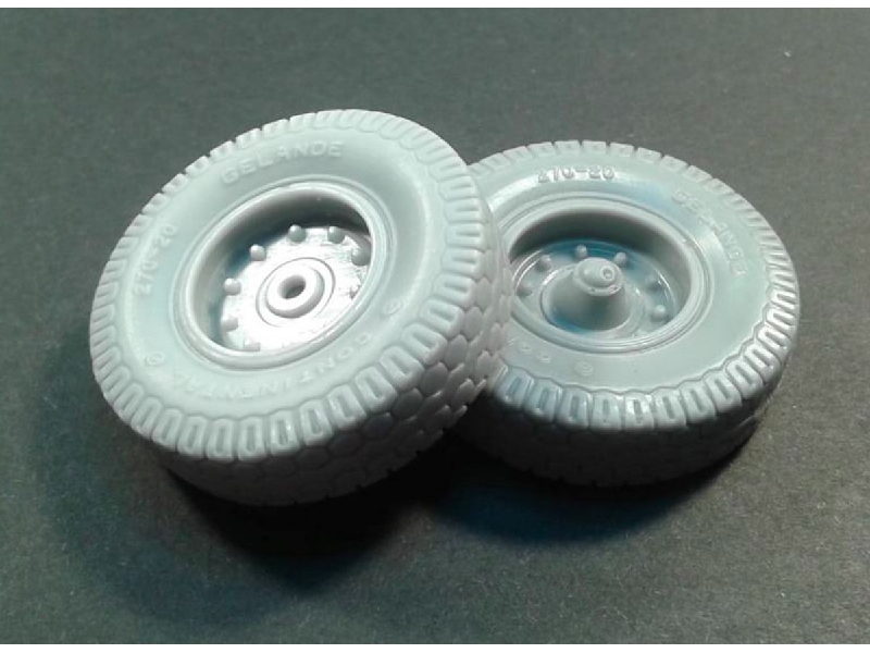Sd.Kfz 9 Front Road Wheels (Continental No 2)