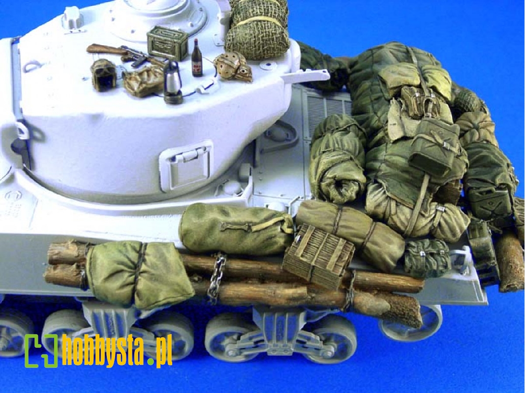 Sherman Stowage Set