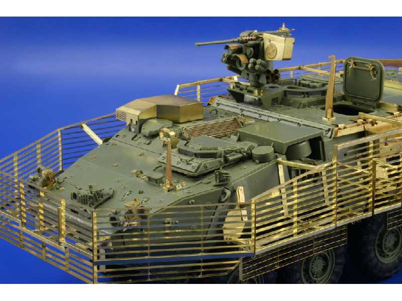 Stryker slat armour 1/35 - Afv Club