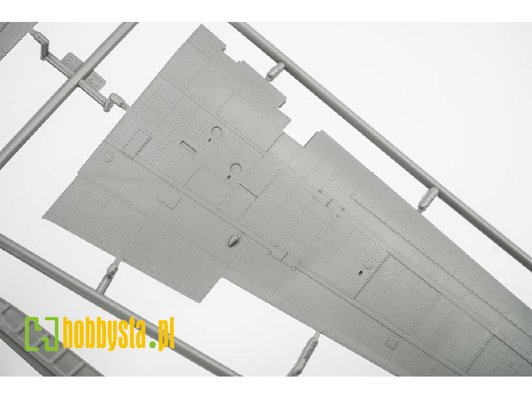 Mitsubishi A6m2 Zero Fighter With Interior Of The Engine And Weapons