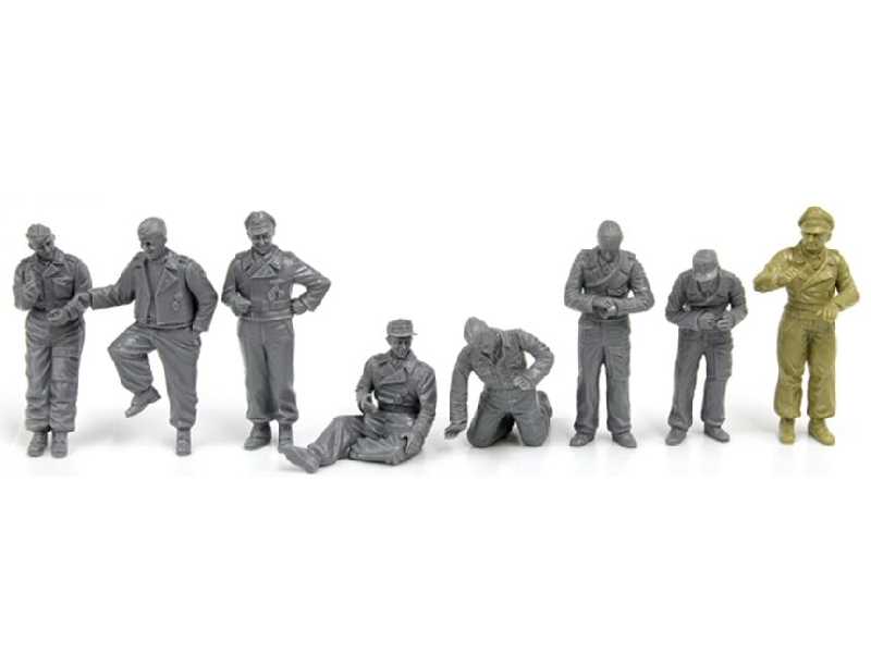 German Tiger I Late Version w/Ace Commander And Crew Set 8 Fig.