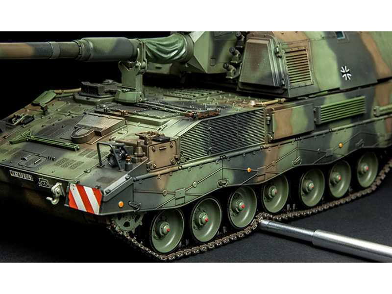 German Panzerhaubitze 2000 Self-Propelled Howitzer