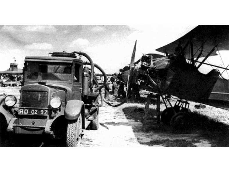 Russian fuelling vehicle ZiS-5 BZ-39