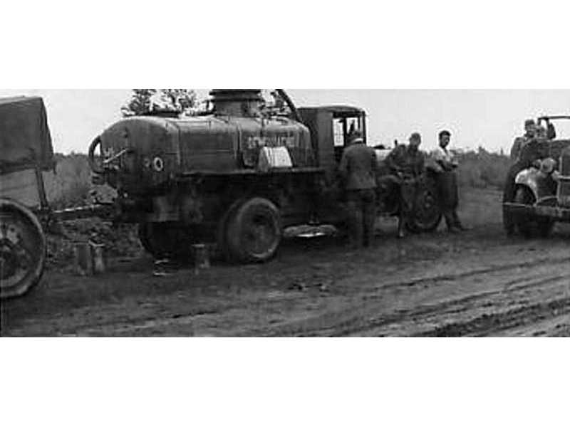 Russian fuelling vehicle ZiS-5 BZ-39