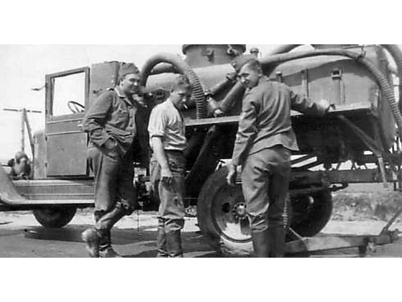 Russian fuelling vehicle ZiS-5 BZ-39