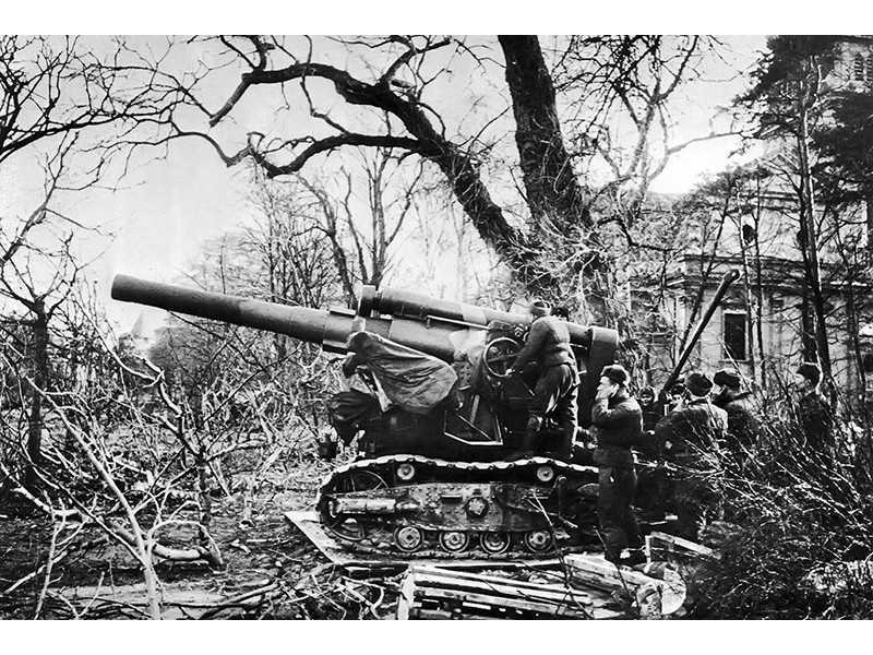 Russian 203 mm heavy howitzer M1931 (B-4)