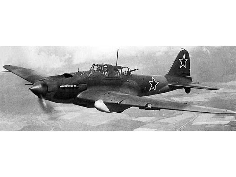 Ilyushin Il-2 M Russian ground-attack aircraft