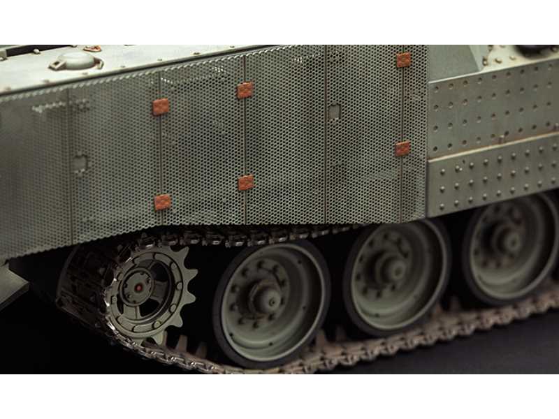 Israel Heavy Armoured Personnel Carrier Achzarit (Late)