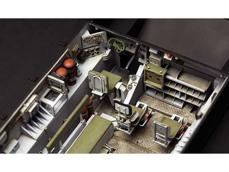 Israel Heavy Armoured Personnel Carrier Achzarit (Late)